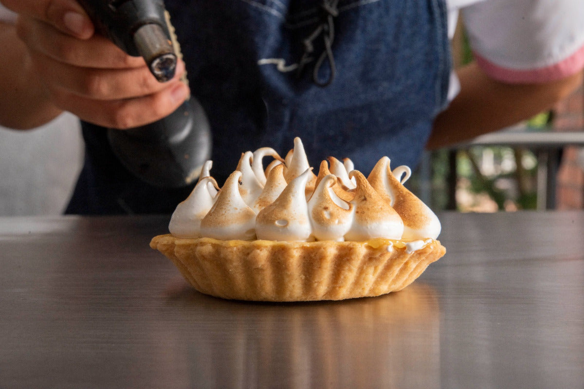 Los 10 postres clásicos que no pueden faltar en tu mesa – AMP Chocolate